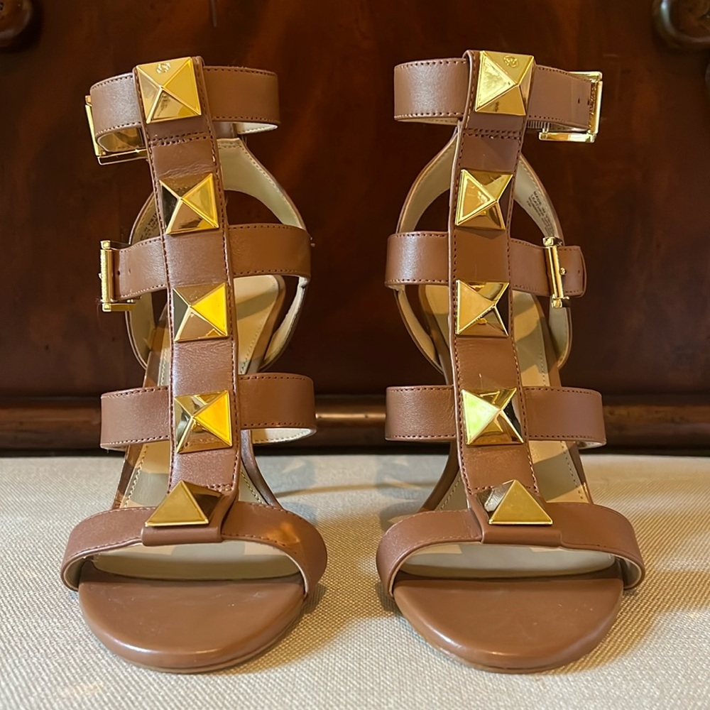 Mk Wren Stiletto Gladiator Leather Pyramid Studs - Gem